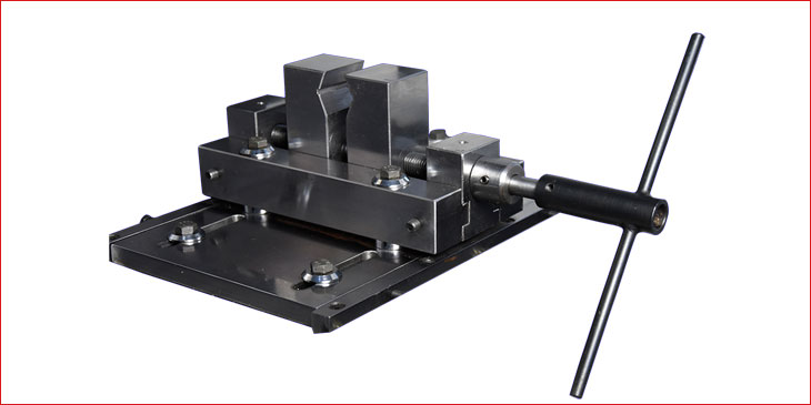 Self-Centering Vise : Pioneer Automation